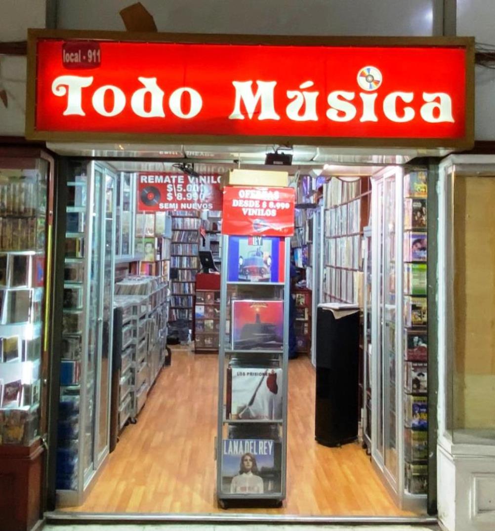 “Todo Música” record Shop – Santiago Turismo